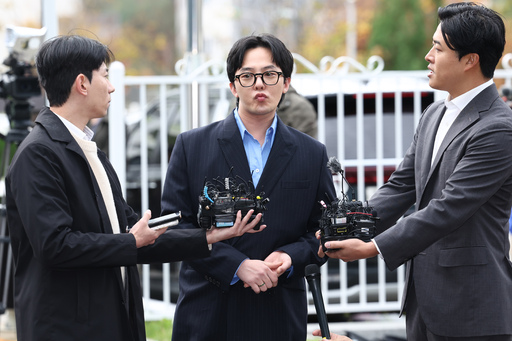 EP91. A confident GD in front of the police department 🤨